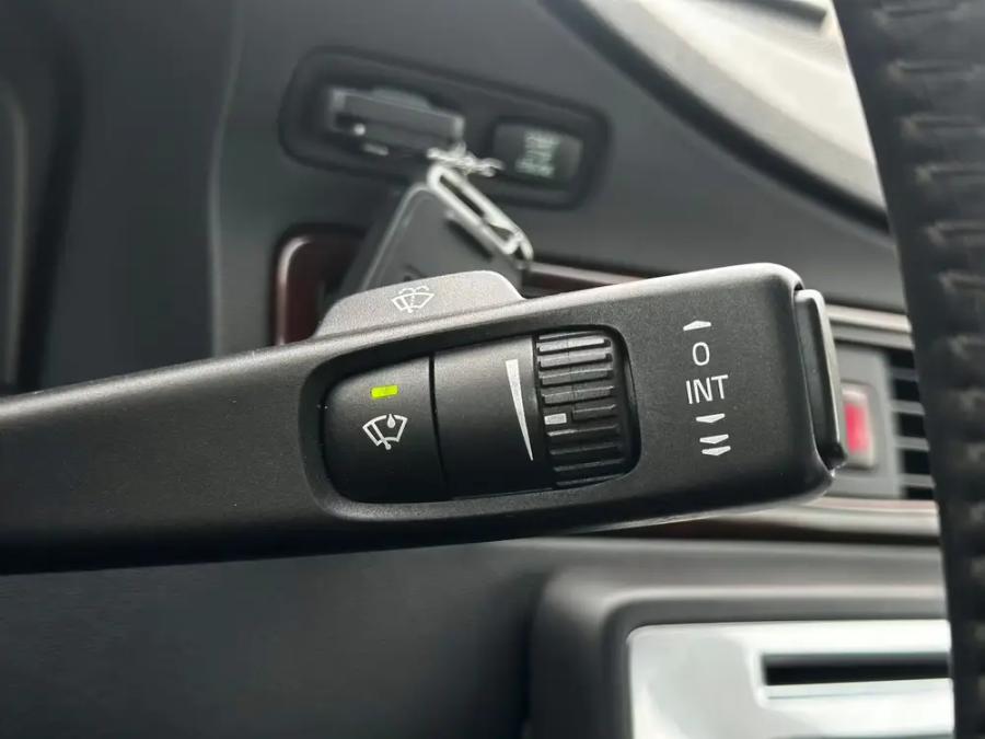 Pelēks Volvo S80 2007 Jelgava, ar dzinēja tilpumu 2.00 L un nobraukumu 247 tūkst. km par 4750 €, foto 26 vietnē AUTOMOTO.COM.LV