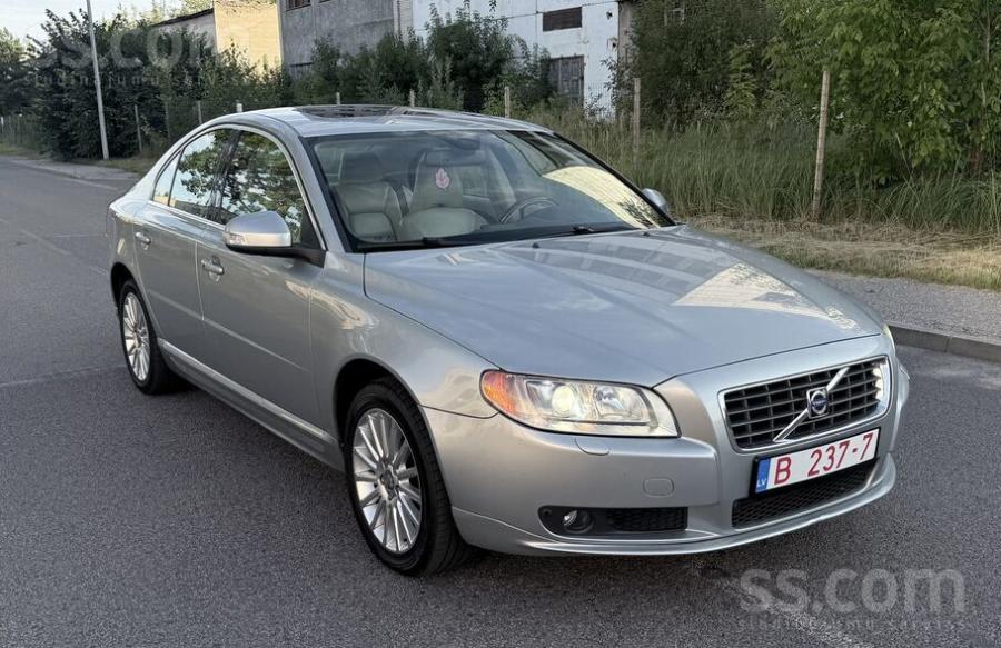 Grey Volvo S80 2007 in Daugavpils, with an engine capacity of 2.40 L and mileage of 320 thousand km for 3990 €, photo 3 on AUTOMOTO.COM.LV