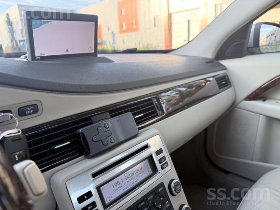 Grey Volvo S80 2007 in Daugavpils, with an engine capacity of 2.40 L and mileage of 320 thousand km for 3990 €, photo 13 on AUTOMOTO.COM.LV