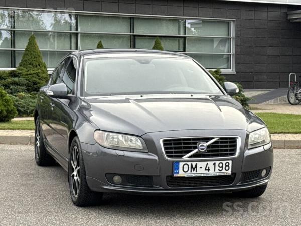 Grey Volvo S80 2007 in Riga, with an engine capacity of 2.40 L and mileage of 325 thousand km for 2500 €, photo 5 on AUTOMOTO.COM.LV