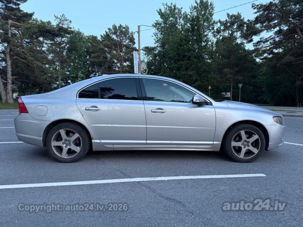Grey Volvo S80 2007 in Tallinn, with an engine capacity of 2.40 L and mileage of 418 thousand km for 2200 €, photo 5 on AUTOMOTO.COM.LV
