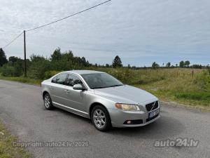 Pelēks Volvo S80 2007 Tallina, ar dzinēja tilpumu 2.40 L un nobraukumu 316 tūkst. km par 3650 €, foto  vietnē AUTOMOTO.COM.LV