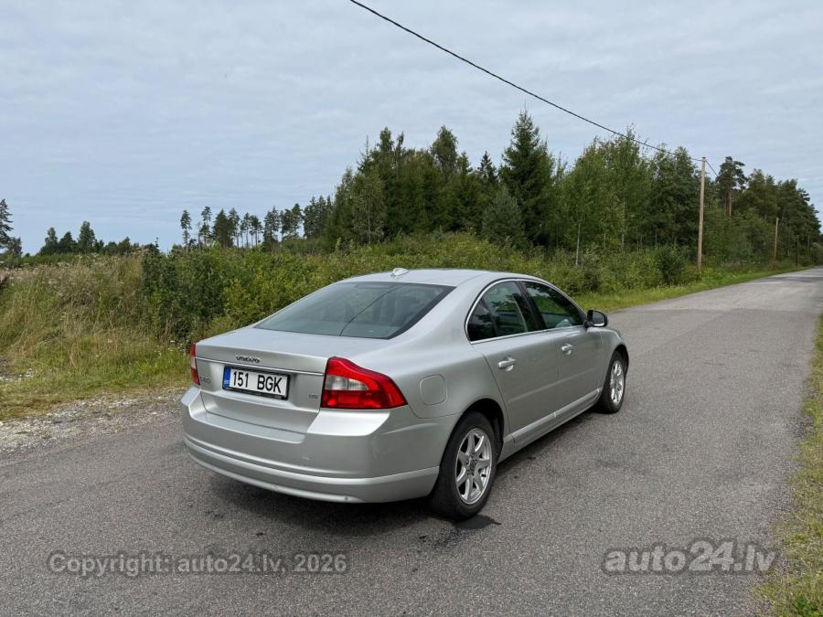 Pelēks Volvo S80 2007 Tallina, ar dzinēja tilpumu 2.40 L un nobraukumu 316 tūkst. km par 3650 €, foto 4 vietnē AUTOMOTO.COM.LV