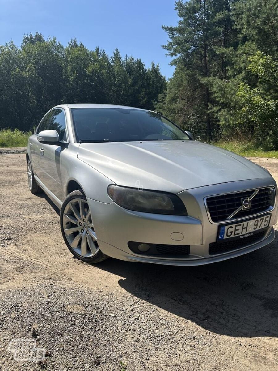 Grey Volvo S80 2007 in Vilnius, with an engine capacity of 2.40 L and mileage of 390 thousand km for 3000 €, photo 1 on AUTOMOTO.COM.LV