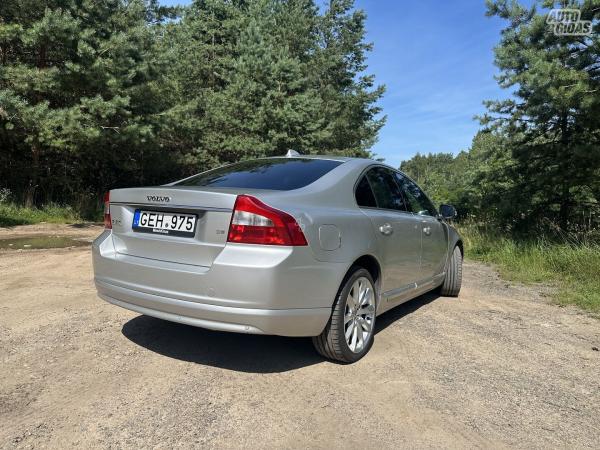 Grey Volvo S80 2007 in Vilnius, with an engine capacity of 2.40 L and mileage of 390 thousand km for 3000 €, photo 3 on AUTOMOTO.COM.LV