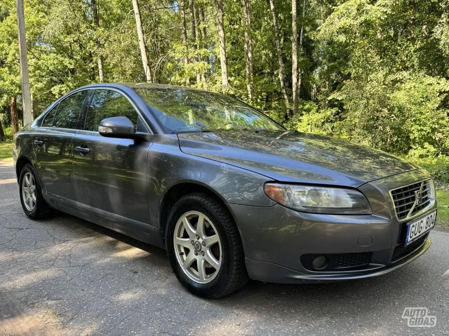 Grey Volvo S80 2007 in Panevezys, with an engine capacity of 2.40 L and mileage of 428 thousand km for 2350 €, photo 4 on AUTOMOTO.COM.LV