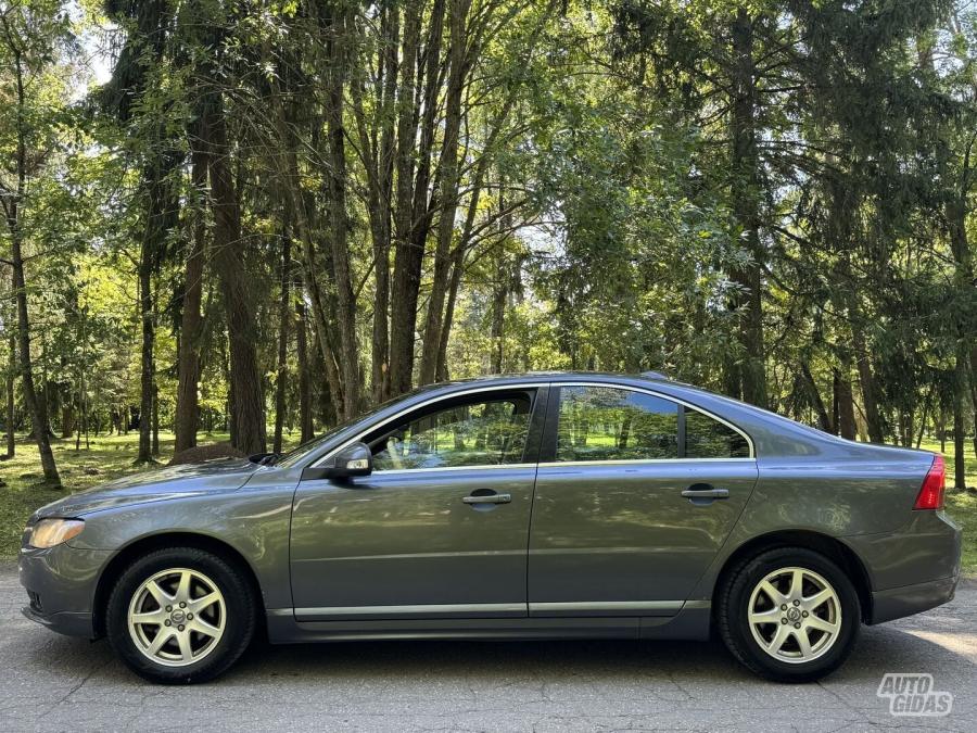 Grey Volvo S80 2007 in Panevezys, with an engine capacity of 2.40 L and mileage of 428 thousand km for 2350 €, photo 5 on AUTOMOTO.COM.LV