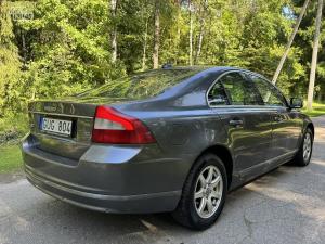 Grey Volvo S80 2007 in Panevezys, with an engine capacity of 2.40 L and mileage of 428 thousand km for 2350 €, photo 8 on AUTOMOTO.COM.LV