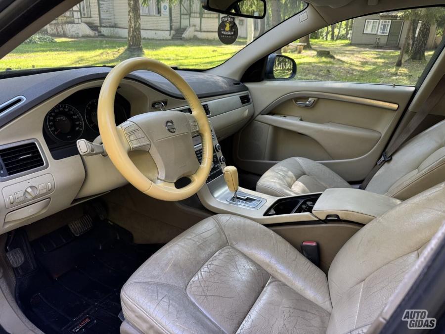Grey Volvo S80 2007 in Panevezys, with an engine capacity of 2.40 L and mileage of 428 thousand km for 2350 €, photo 10 on AUTOMOTO.COM.LV
