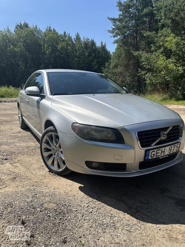 Pelēks Volvo S80 2007 Viļņa, ar dzinēja tilpumu 2.40 L un nobraukumu 390 tūkst. km par 3000 €, foto 1 vietnē AUTOMOTO.COM.LV