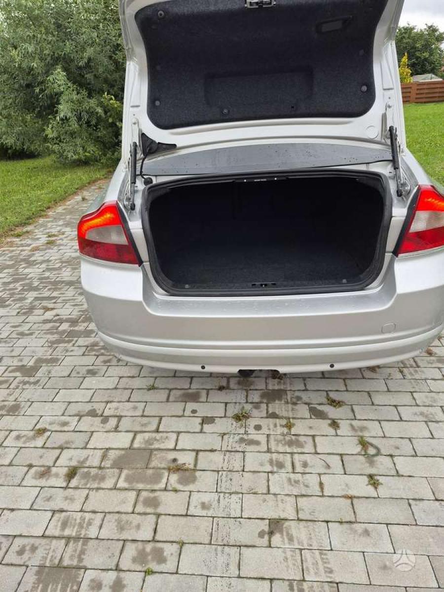 Pelēks Volvo S80 2007 Kėdainiai, ar dzinēja tilpumu 2.40 L un nobraukumu 345 tūkst. km par 2950 €, foto 8 vietnē AUTOMOTO.COM.LV