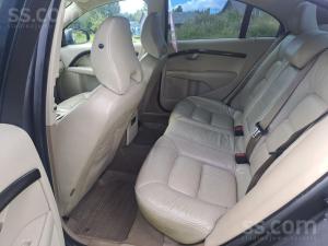 Pelēks Volvo S80 2007 Cēsis, ar dzinēja tilpumu 2.50 L un nobraukumu 250 tūkst. km par 2500 €, foto 4 vietnē AUTOMOTO.COM.LV