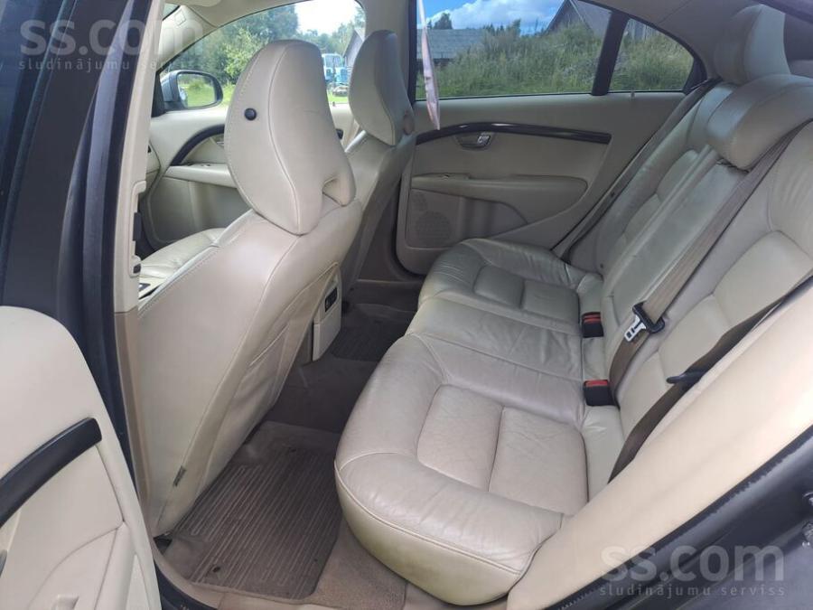 Pelēks Volvo S80 2007 Cēsis, ar dzinēja tilpumu 2.50 L un nobraukumu 250 tūkst. km par 2500 €, foto 4 vietnē AUTOMOTO.COM.LV