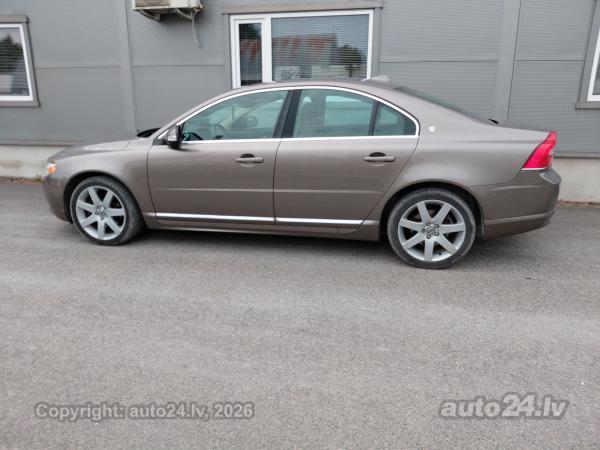 Grey Volvo S80 2007 in Tallinn, with an engine capacity of 2.40 L and mileage of 327 thousand km for 5800 €, photo 3 on AUTOMOTO.COM.LV