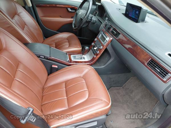 Grey Volvo S80 2007 in Tallinn, with an engine capacity of 2.40 L and mileage of 327 thousand km for 5800 €, photo 10 on AUTOMOTO.COM.LV