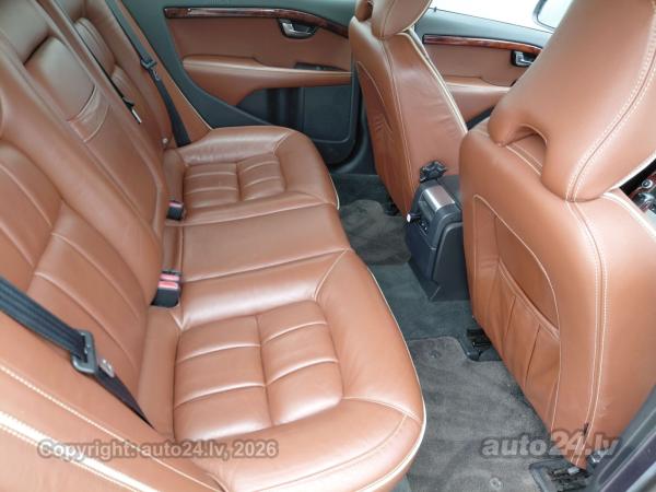 Grey Volvo S80 2007 in Tallinn, with an engine capacity of 2.40 L and mileage of 327 thousand km for 5800 €, photo 11 on AUTOMOTO.COM.LV