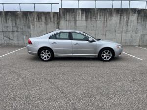 Grey Volvo S80 2007 in Vilnius, with an engine capacity of 2.40 L and mileage of 380 thousand km for 3450 €, photo 4 on AUTOMOTO.COM.LV