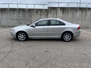Grey Volvo S80 2007 in Vilnius, with an engine capacity of 2.40 L and mileage of 380 thousand km for 3450 €, photo 5 on AUTOMOTO.COM.LV