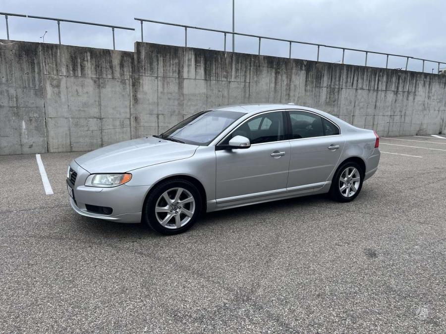 Grey Volvo S80 2007 in Vilnius, with an engine capacity of 2.40 L and mileage of 380 thousand km for 3450 €, photo 7 on AUTOMOTO.COM.LV