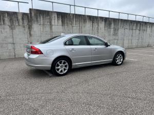 Grey Volvo S80 2007 in Vilnius, with an engine capacity of 2.40 L and mileage of 380 thousand km for 3450 €, photo 9 on AUTOMOTO.COM.LV