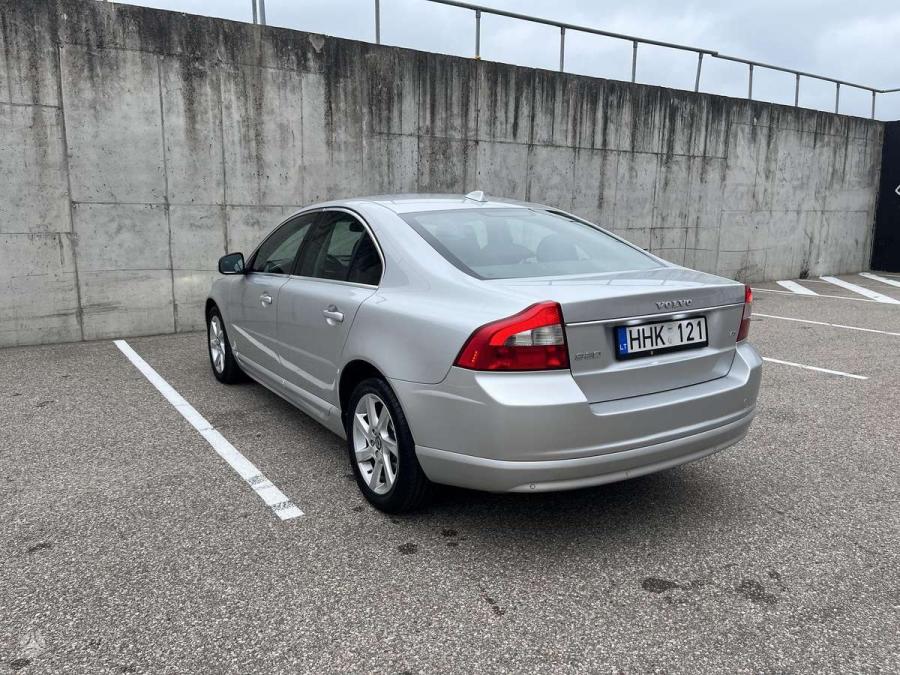 Grey Volvo S80 2007 in Vilnius, with an engine capacity of 2.40 L and mileage of 380 thousand km for 3450 €, photo 11 on AUTOMOTO.COM.LV