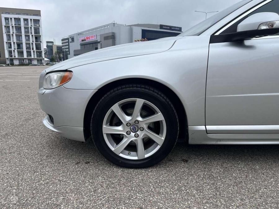 Grey Volvo S80 2007 in Vilnius, with an engine capacity of 2.40 L and mileage of 380 thousand km for 3450 €, photo 13 on AUTOMOTO.COM.LV