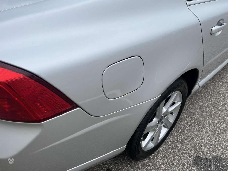 Grey Volvo S80 2007 in Vilnius, with an engine capacity of 2.40 L and mileage of 380 thousand km for 3450 €, photo 17 on AUTOMOTO.COM.LV