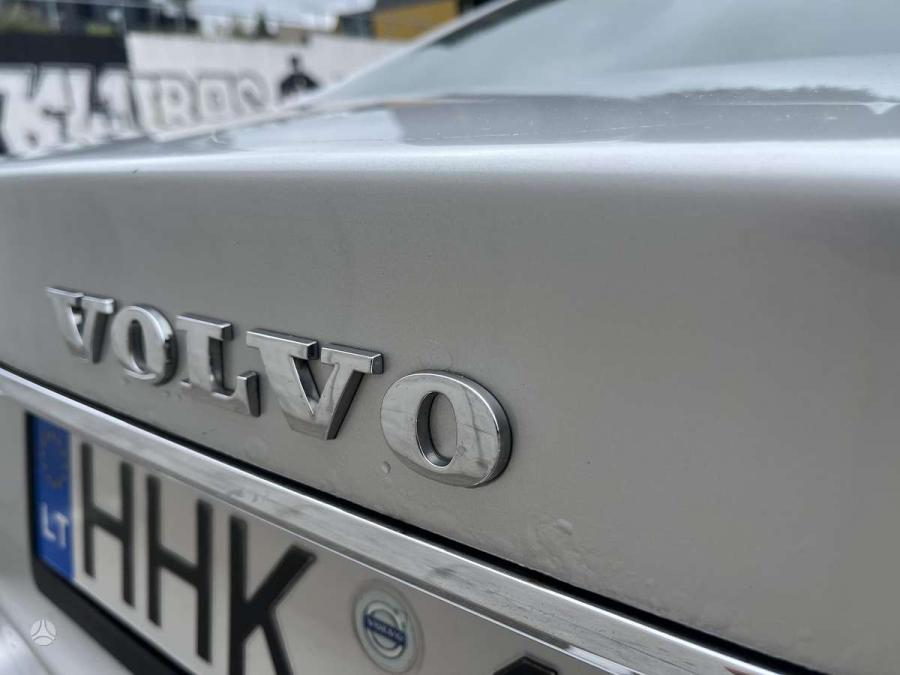 Grey Volvo S80 2007 in Vilnius, with an engine capacity of 2.40 L and mileage of 380 thousand km for 3450 €, photo 24 on AUTOMOTO.COM.LV