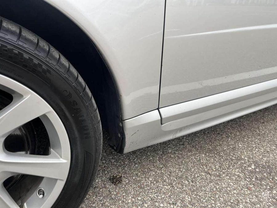 Grey Volvo S80 2007 in Vilnius, with an engine capacity of 2.40 L and mileage of 380 thousand km for 3450 €, photo 28 on AUTOMOTO.COM.LV