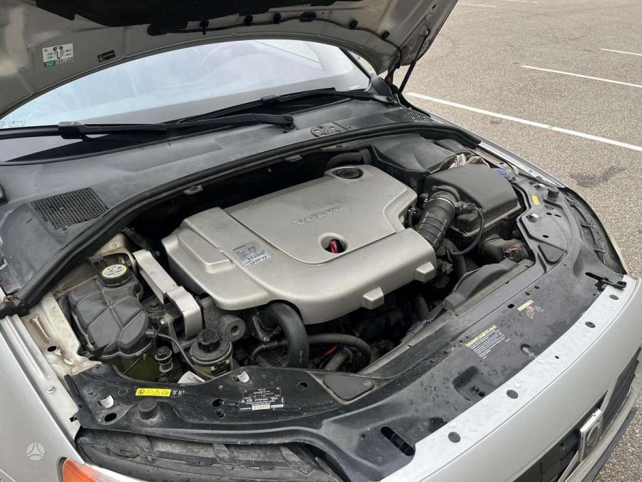 Grey Volvo S80 2007 in Vilnius, with an engine capacity of 2.40 L and mileage of 380 thousand km for 3450 €, photo 30 on AUTOMOTO.COM.LV