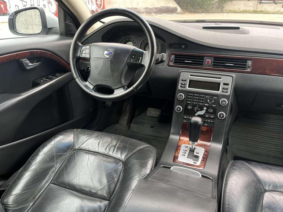Grey Volvo S80 2007 in Vilnius, with an engine capacity of 2.40 L and mileage of 380 thousand km for 3450 €, photo 32 on AUTOMOTO.COM.LV