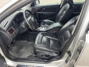 Grey Volvo S80 2007 in Vilnius, with an engine capacity of 2.40 L and mileage of 380 thousand km for 3450 €, photo 33 on AUTOMOTO.COM.LV