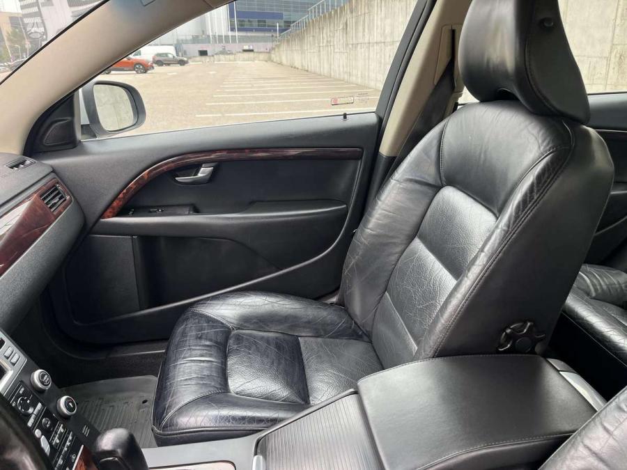 Grey Volvo S80 2007 in Vilnius, with an engine capacity of 2.40 L and mileage of 380 thousand km for 3450 €, photo 34 on AUTOMOTO.COM.LV