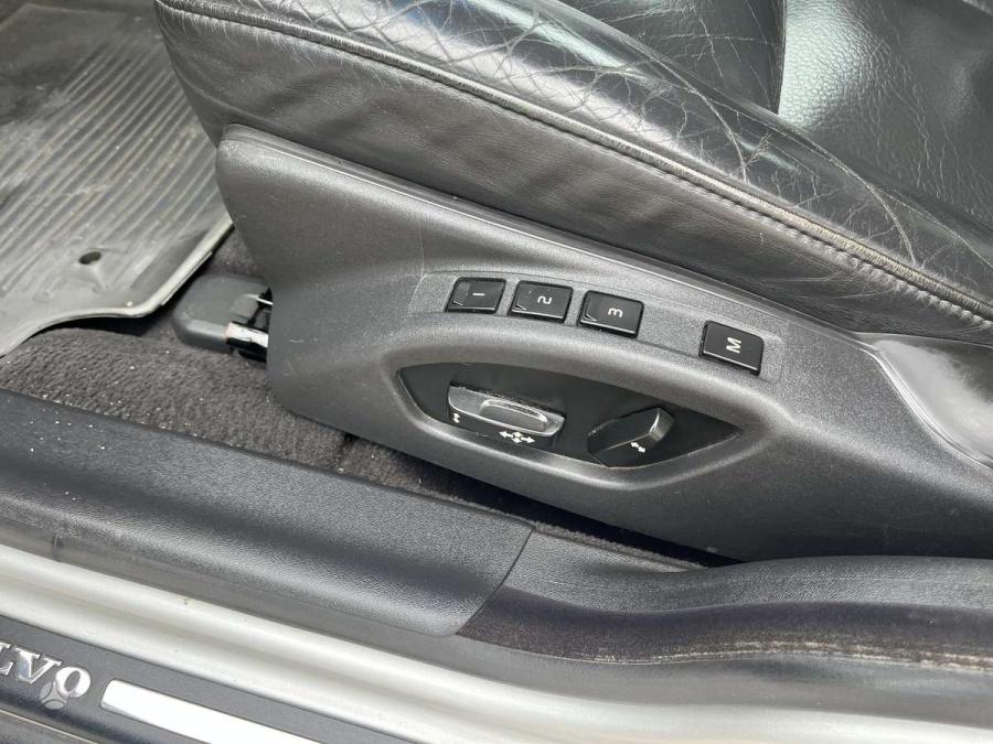 Grey Volvo S80 2007 in Vilnius, with an engine capacity of 2.40 L and mileage of 380 thousand km for 3450 €, photo 38 on AUTOMOTO.COM.LV
