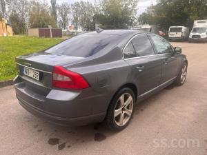 Pelēks Volvo S80 2007 Rīga, ar dzinēja tilpumu 2.40 L un nobraukumu 331 tūkst. km par 2400 €, foto  vietnē AUTOMOTO.COM.LV