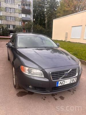 Pelēks Volvo S80 2007 Rīga, ar dzinēja tilpumu 2.40 L un nobraukumu 331 tūkst. km par 2400 €, foto 3 vietnē AUTOMOTO.COM.LV