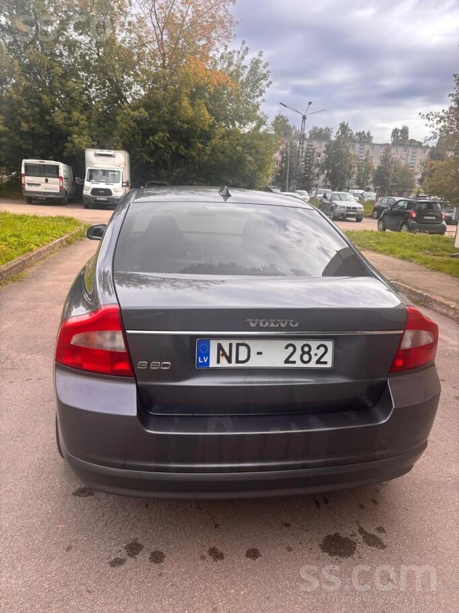 Pelēks Volvo S80 2007 Rīga, ar dzinēja tilpumu 2.40 L un nobraukumu 331 tūkst. km par 2400 €, foto 5 vietnē AUTOMOTO.COM.LV