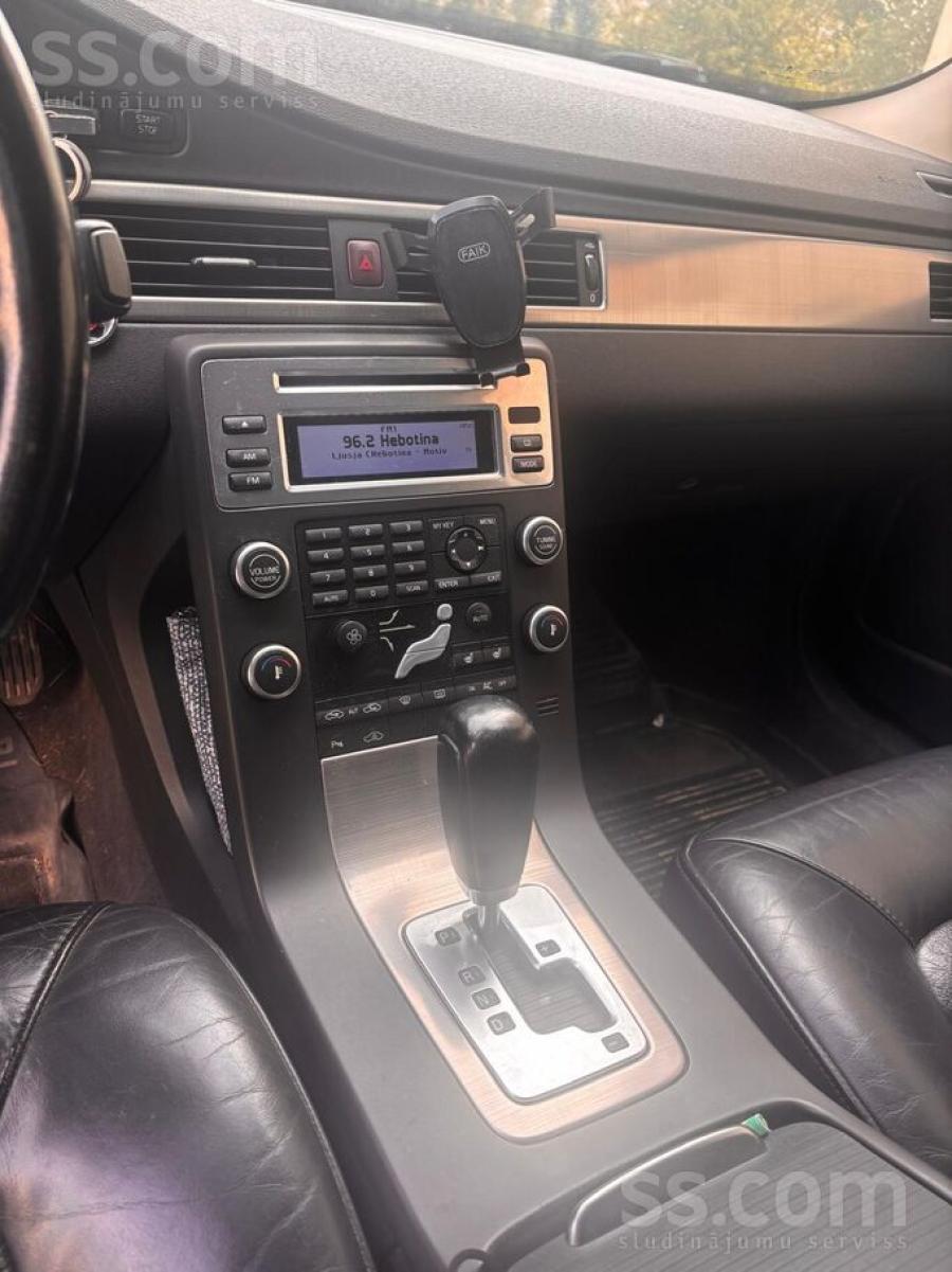 Pelēks Volvo S80 2007 Rīga, ar dzinēja tilpumu 2.40 L un nobraukumu 331 tūkst. km par 2400 €, foto 6 vietnē AUTOMOTO.COM.LV