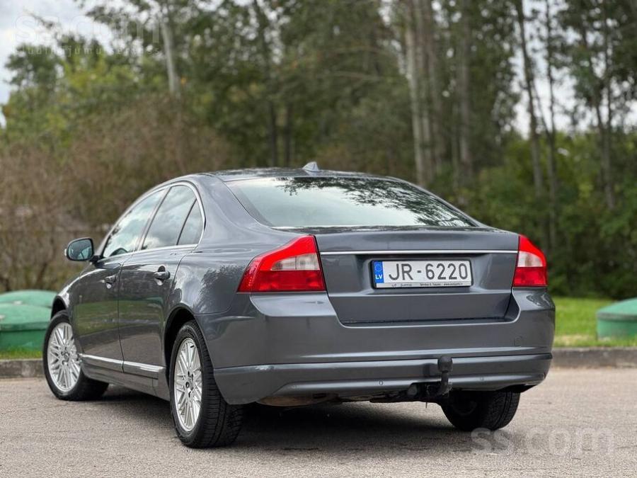Grey Volvo S80 2007 in Riga, with an engine capacity of 2.40 L and mileage of 313 thousand km for 2950 €, photo 5 on AUTOMOTO.COM.LV