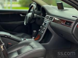 Grey Volvo S80 2007 in Riga, with an engine capacity of 2.40 L and mileage of 313 thousand km for 2950 €, photo 9 on AUTOMOTO.COM.LV
