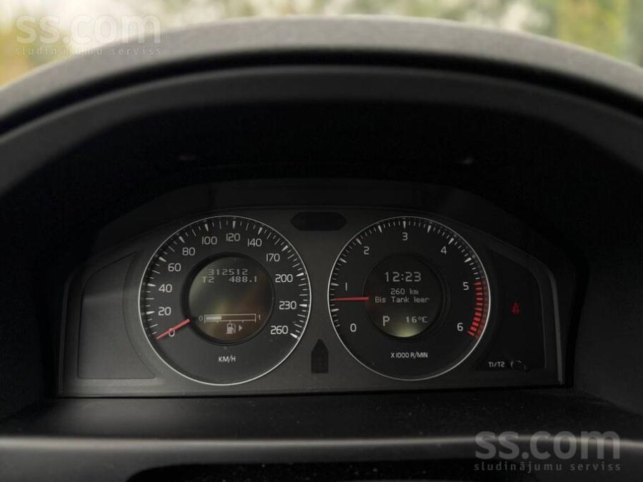 Grey Volvo S80 2007 in Riga, with an engine capacity of 2.40 L and mileage of 313 thousand km for 2950 €, photo 19 on AUTOMOTO.COM.LV