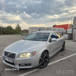 Grey Volvo S80 2007 in Daugavpils, with an engine capacity of 2.40 L and mileage of 379 thousand km for 3600 €, photo 3 on AUTOMOTO.COM.LV