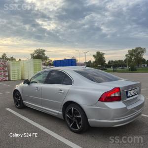Grey Volvo S80 2007 in Daugavpils, with an engine capacity of 2.40 L and mileage of 379 thousand km for 3600 €, photo 4 on AUTOMOTO.COM.LV