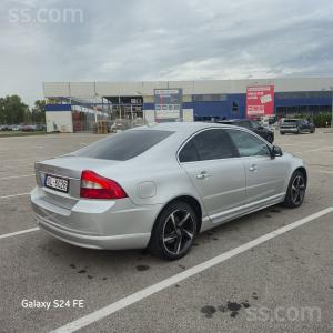Grey Volvo S80 2007 in Daugavpils, with an engine capacity of 2.40 L and mileage of 379 thousand km for 3600 €, photo 5 on AUTOMOTO.COM.LV