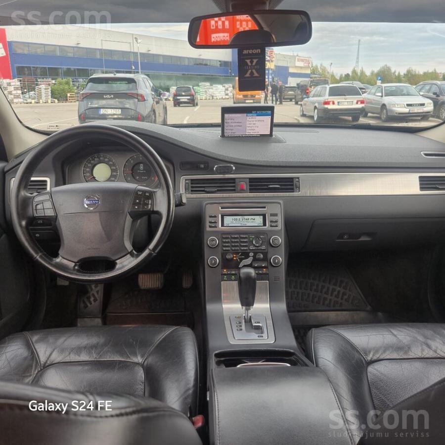 Grey Volvo S80 2007 in Daugavpils, with an engine capacity of 2.40 L and mileage of 379 thousand km for 3600 €, photo 6 on AUTOMOTO.COM.LV