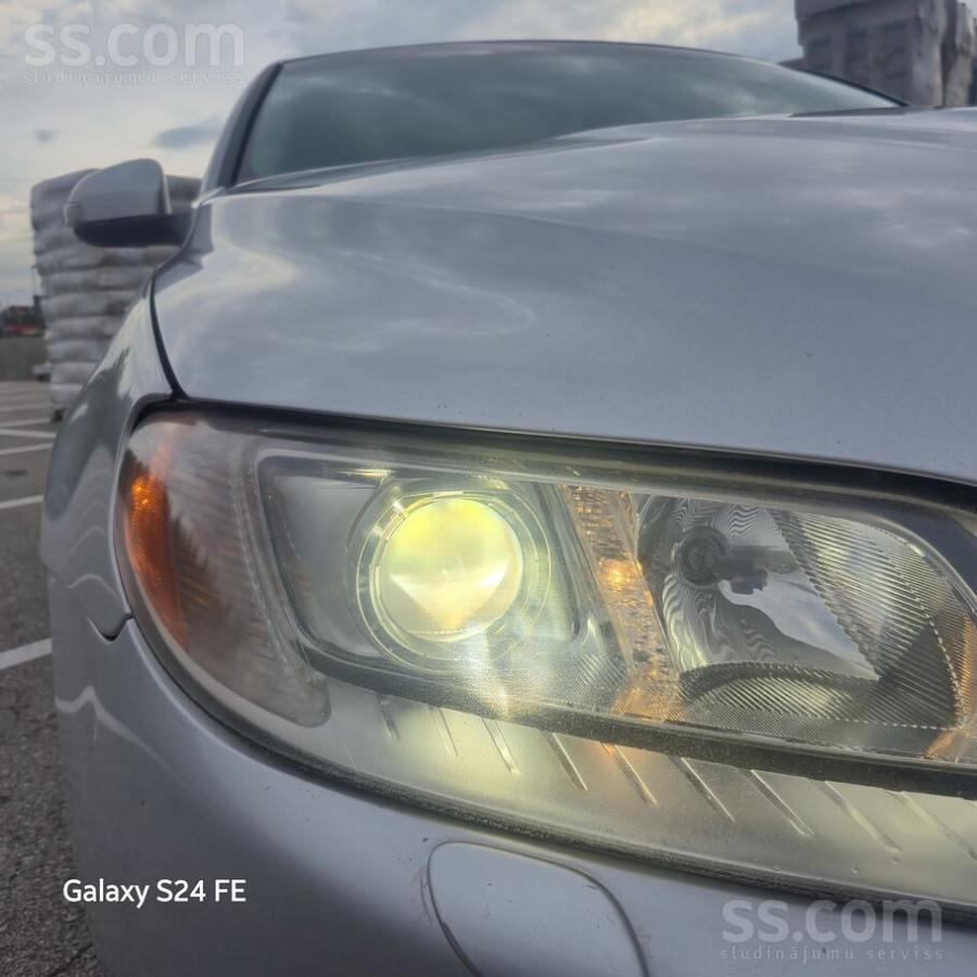 Grey Volvo S80 2007 in Daugavpils, with an engine capacity of 2.40 L and mileage of 379 thousand km for 3600 €, photo 12 on AUTOMOTO.COM.LV