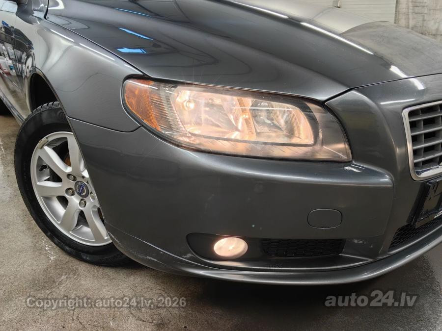 Grey Volvo S80 2007 in Viljandi, with an engine capacity of 2.40 L and mileage of 295 thousand km for 3990 €, photo 3 on AUTOMOTO.COM.LV