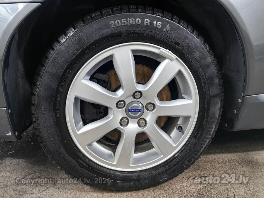 Grey Volvo S80 2007 in Viljandi, with an engine capacity of 2.40 L and mileage of 295 thousand km for 3990 €, photo 7 on AUTOMOTO.COM.LV