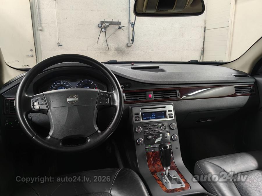 Grey Volvo S80 2007 in Viljandi, with an engine capacity of 2.40 L and mileage of 295 thousand km for 3990 €, photo 8 on AUTOMOTO.COM.LV