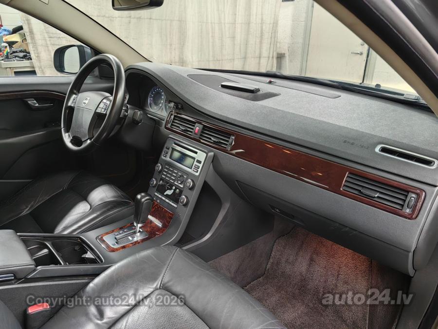 Grey Volvo S80 2007 in Viljandi, with an engine capacity of 2.40 L and mileage of 295 thousand km for 3990 €, photo 12 on AUTOMOTO.COM.LV